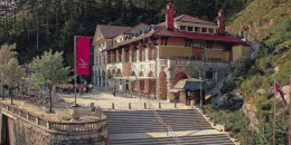 Jamski dvorec | CityMagazine