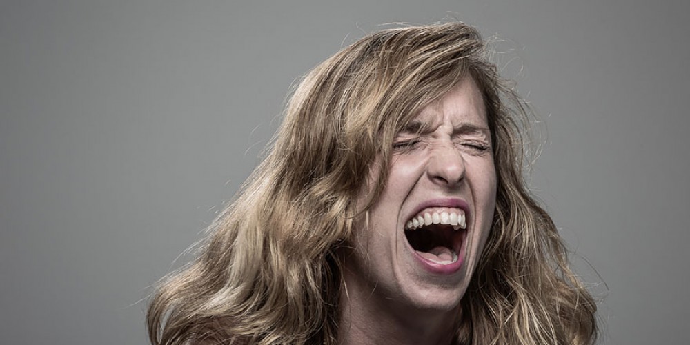 "The Taser Photoshoot": Slow motion footage of people being ...