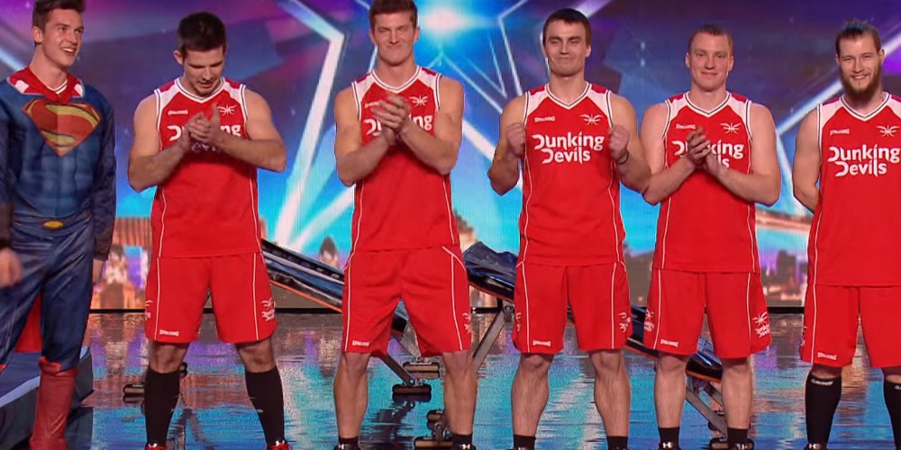 Slovenska akrobatska skupina Dunking Devils navdušila na Britanija ima ...