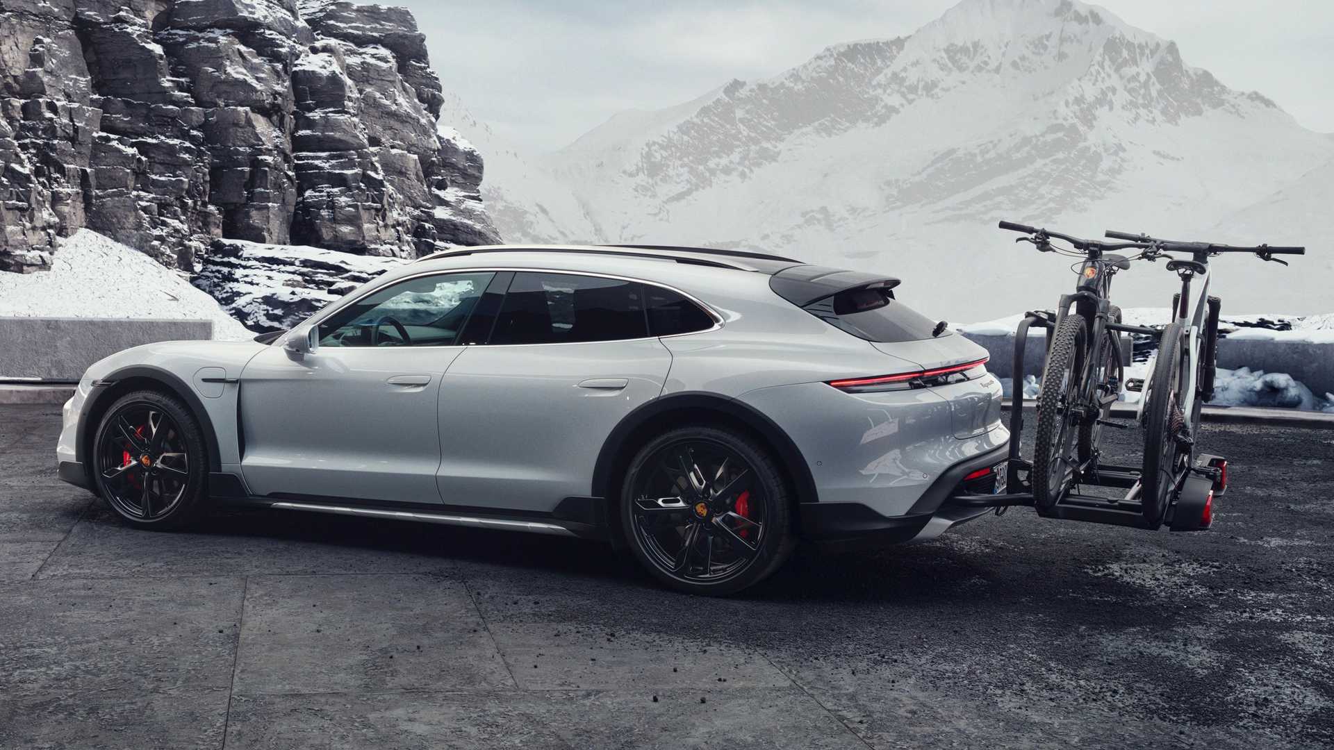 Porsche Taycan Cross Turismo - Je to najbolj vroči električni karavan ...