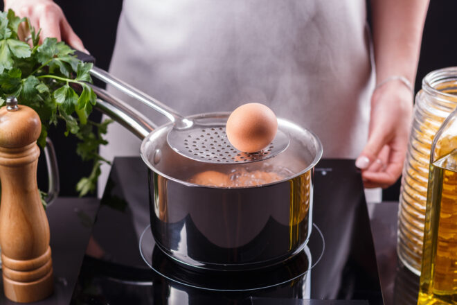 preberi.si - Kuhanje jajc za barvanje: kako pravilno skuhati velikonočna jajca?