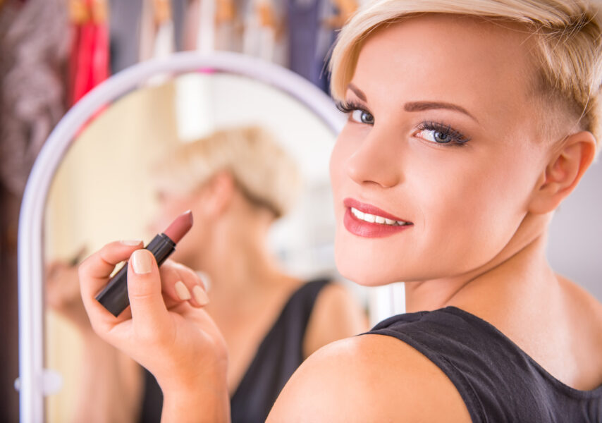 Cómo elegir el tono de lápiz labial adecuado para tu rostro | Revista de la ciudad